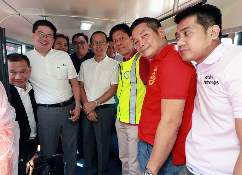 Isuzu’s Modern PUV rolls out onto the streets of Manila and Quezon City ...